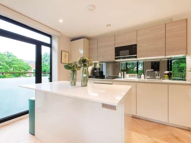 2 Bedroom Apartment Flat