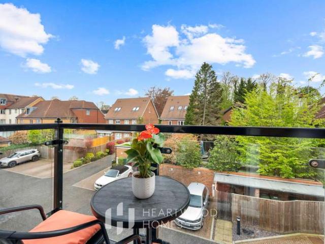 2 Bedroom Apartment Flat