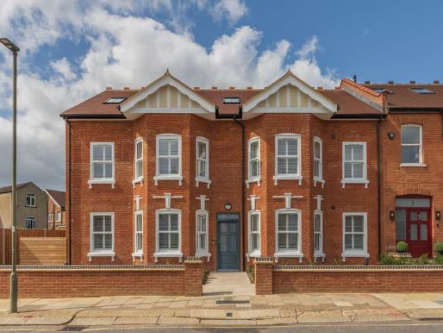 2 Bedroom Apartment Flat