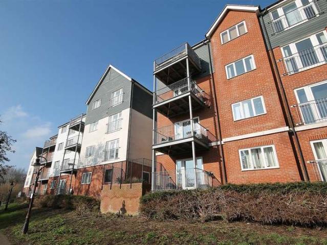 2 Bedroom Apartment Flat