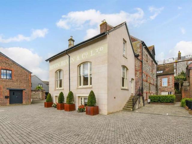 2 Bedroom Apartment Flat