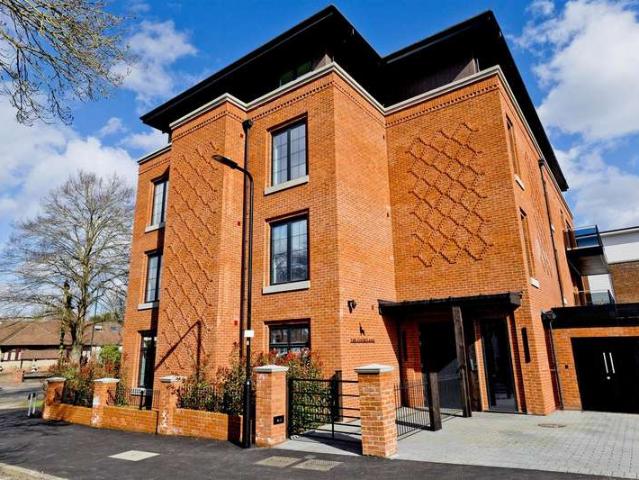 2 Bedroom Apartment Flat