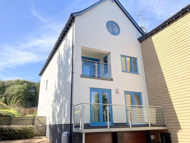 2 Bedroom Apartment Flat