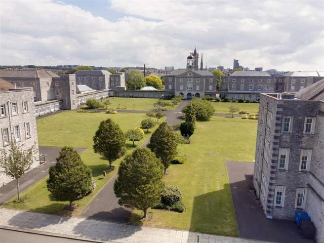 2 Bedroom Apartment Flat
