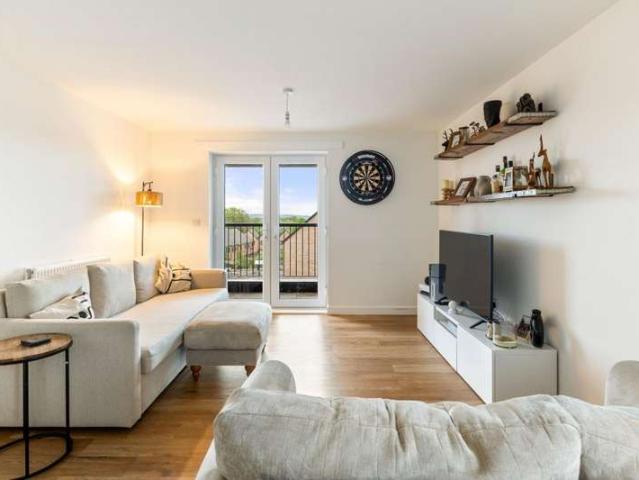 2 Bedroom Apartment Flat