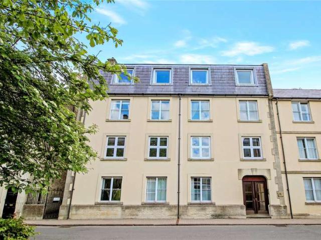 2 Bedroom Apartment Flat