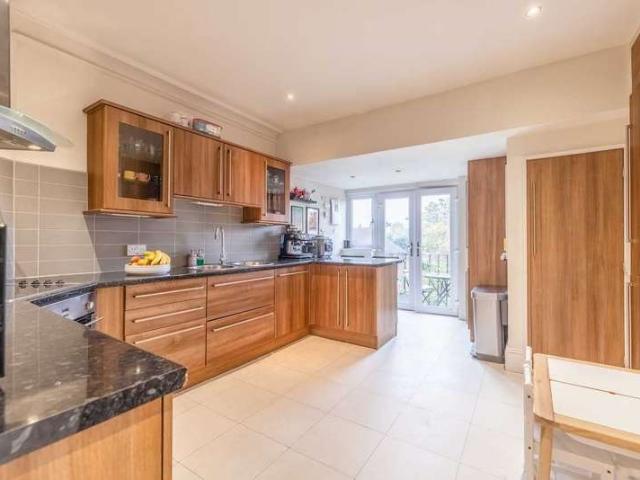 2 Bedroom Apartment Flat
