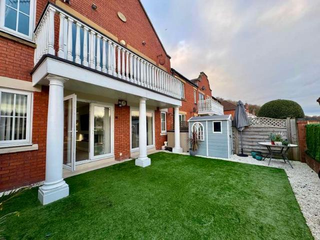 2 Bedroom Apartment Flat