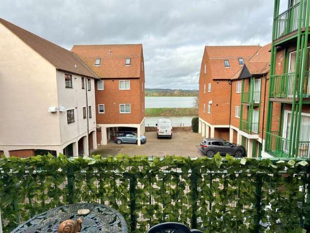 2 Bedroom Apartment Flat