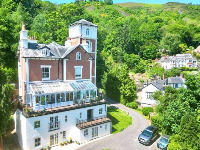 2 Bedroom Apartment Flat