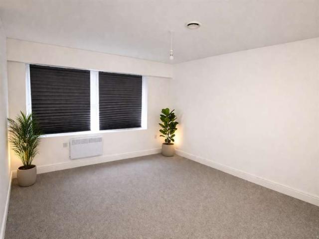 2 Bedroom Apartment Flat