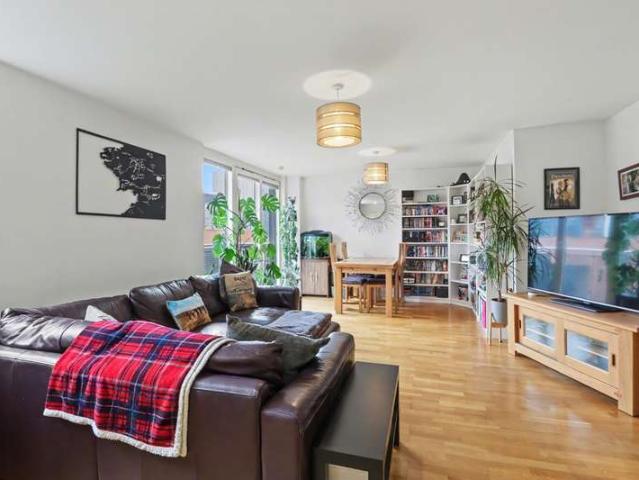 2 Bedroom Apartment Flat