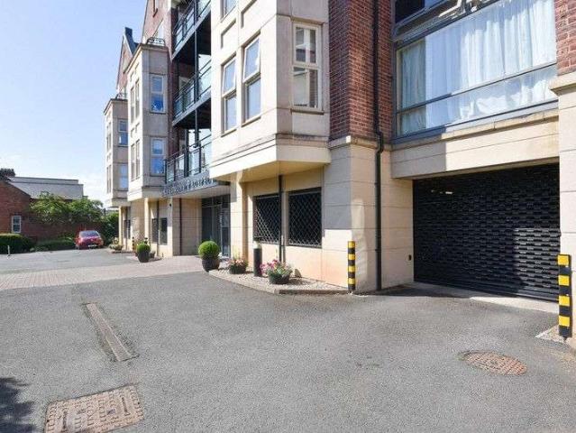2 Bedroom Apartment Flat