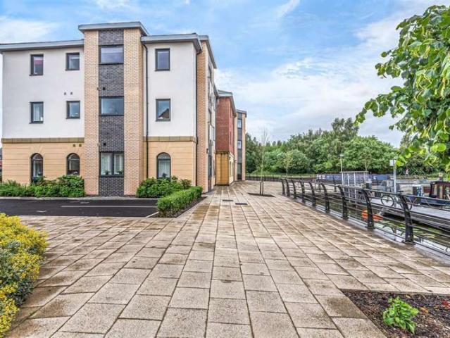 2 Bedroom Apartment Flat