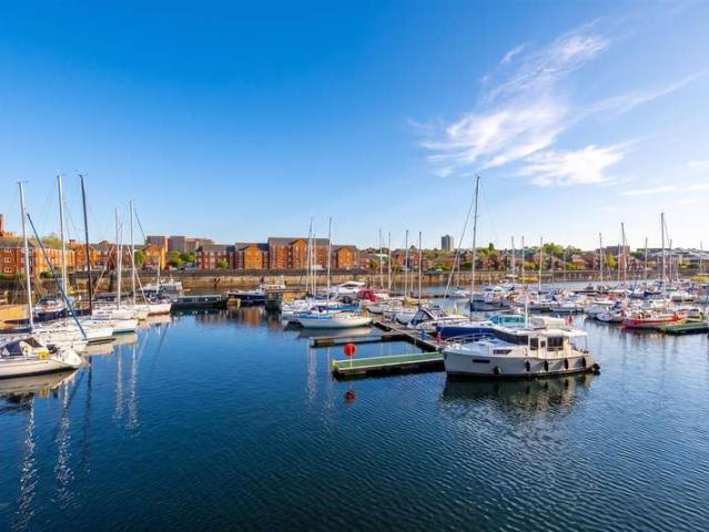 2 Bedroom Apartment Flat