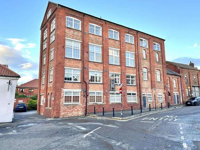 2 Bedroom Apartment Flat