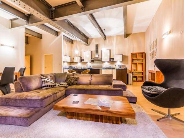 2 Bedroom Apartment Flat