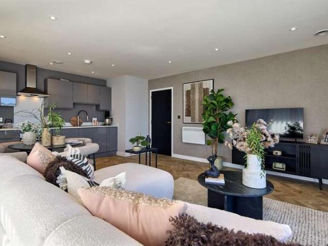 2 Bedroom Apartment Flat