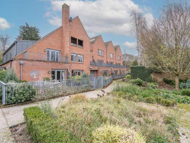 2 Bedroom Apartment Flat