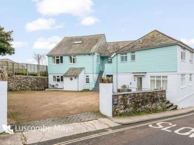 2 Bedroom Apartment Flat