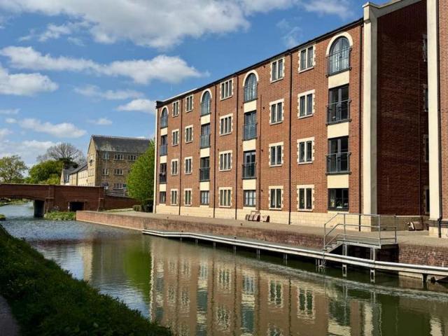 2 Bedroom Apartment Flat