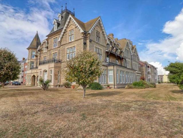 2 Bedroom Apartment Flat