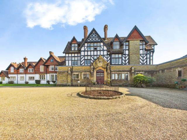 2 Bedroom Apartment Flat