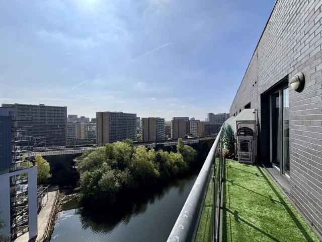 2 Bedroom Apartment Flat