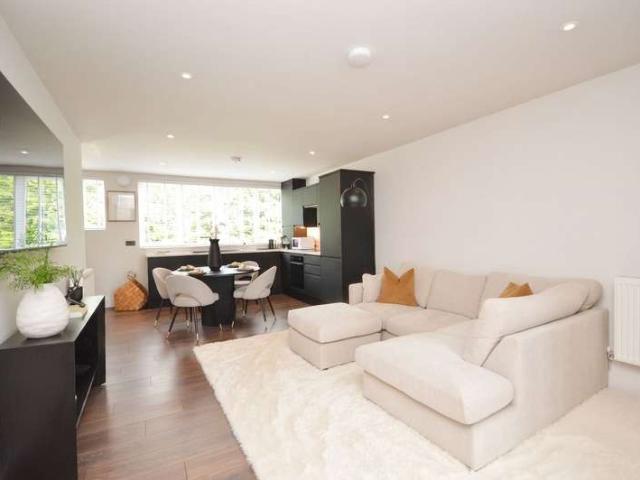 2 Bedroom Apartment Flat