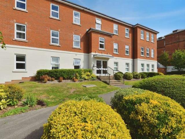 2 Bedroom Apartment Flat