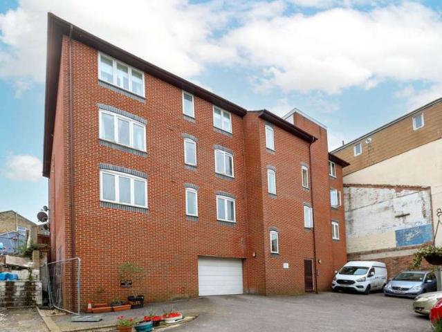 2 Bedroom Apartment Flat