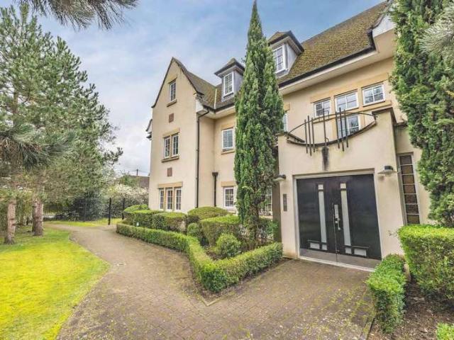 2 Bedroom Apartment Flat