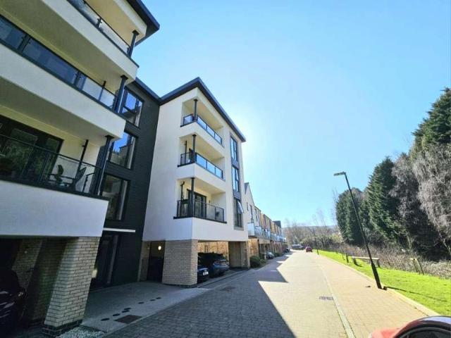 2 Bedroom Apartment Flat