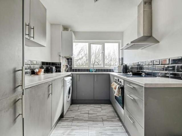2 Bedroom Apartment Flat