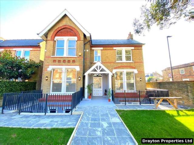 2 Bedroom Apartment Flat