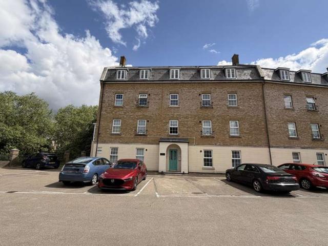 2 Bedroom Apartment Flat