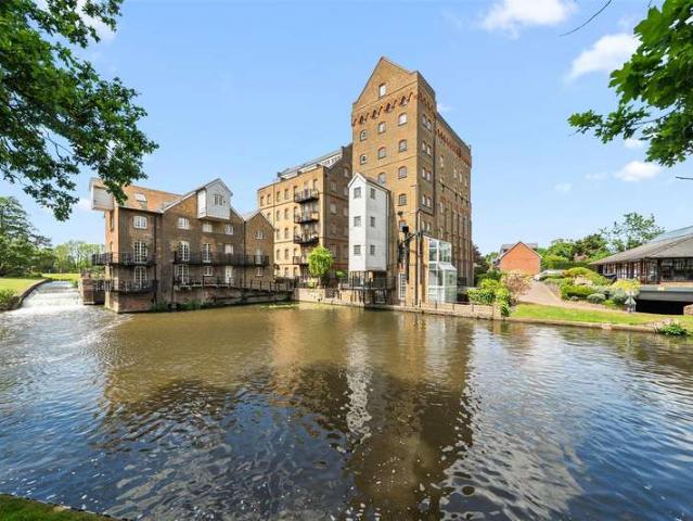 2 Bedroom Apartment Flat