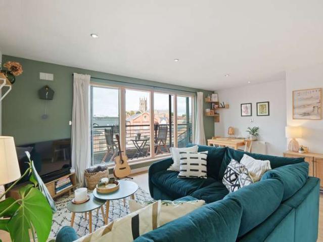 2 Bedroom Apartment Flat