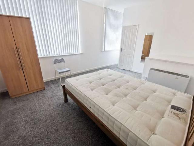 2 Bedroom Apartment Flat