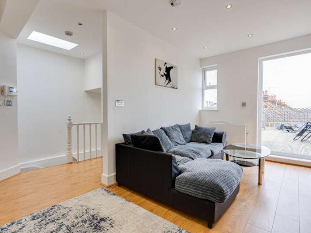 2 Bedroom Apartment Flat