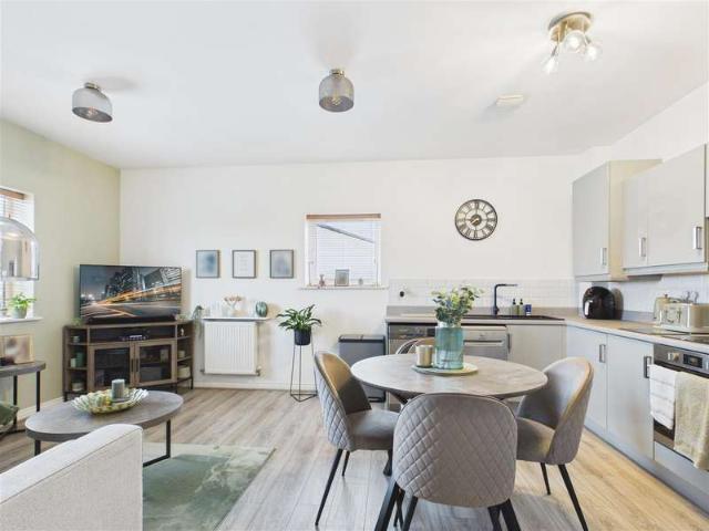 2 Bedroom Apartment Flat
