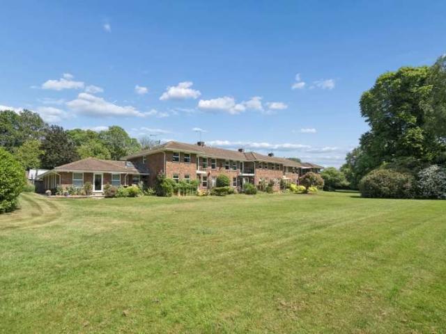 2 Bedroom Apartment Flat