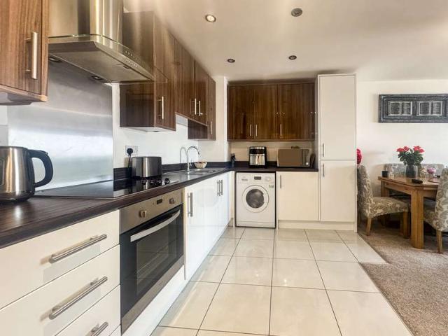 2 Bedroom Apartment Flat