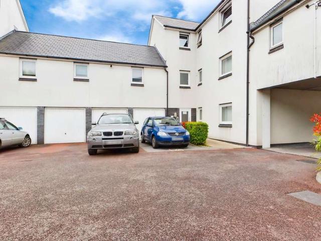 2 Bedroom Apartment Flat