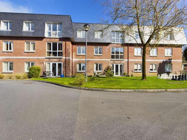2 Bedroom Apartment Flat