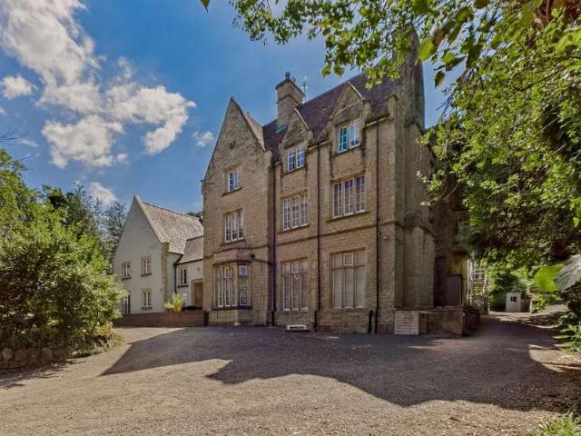 2 Bedroom Apartment Flat