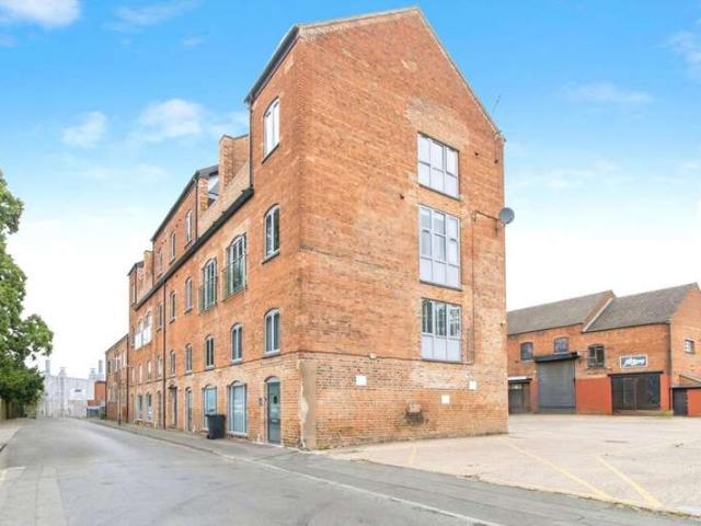2 Bedroom Apartment Flat