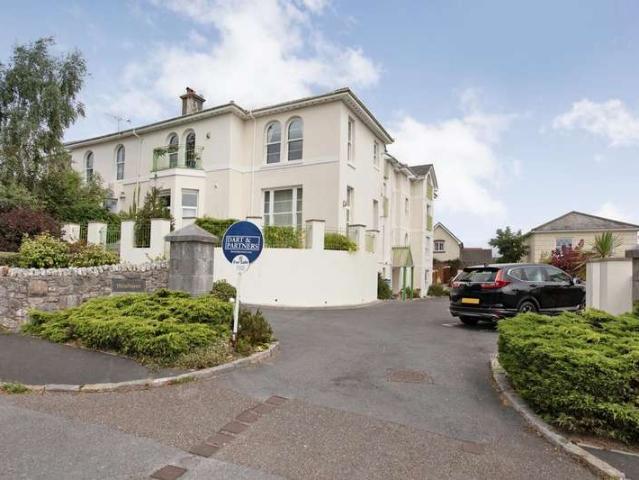 2 Bedroom Apartment Flat