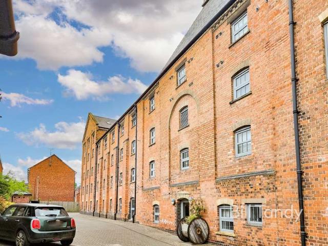 2 Bedroom Apartment Flat