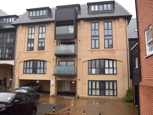 2 Bedroom Apartment Flat